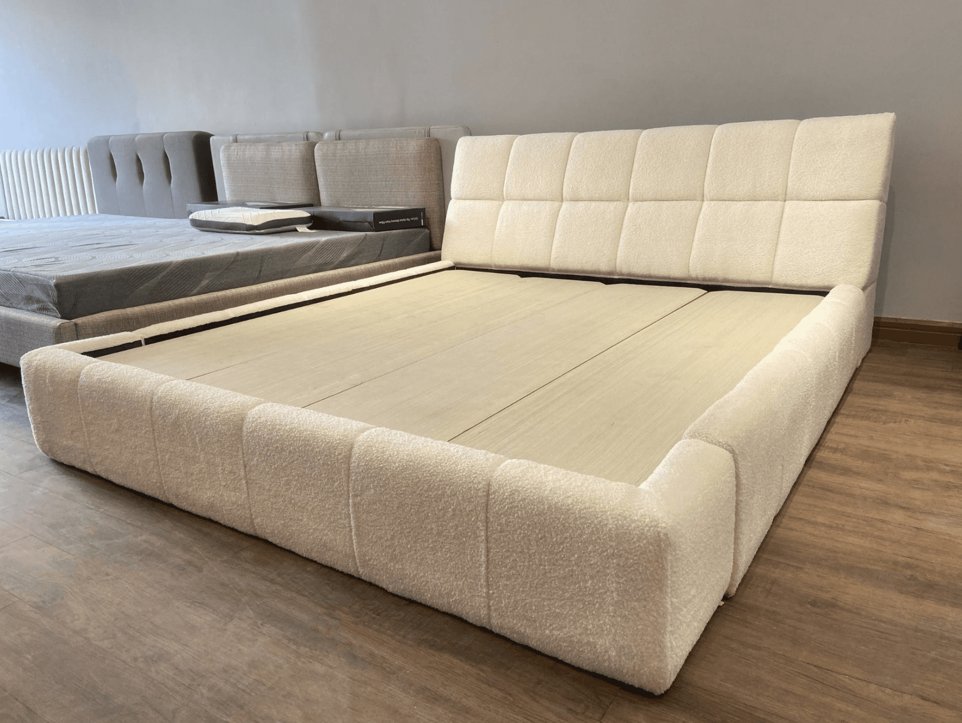 Giường ngủ TUFTY | NPlus Concept Tinh tế trong từng đường nét